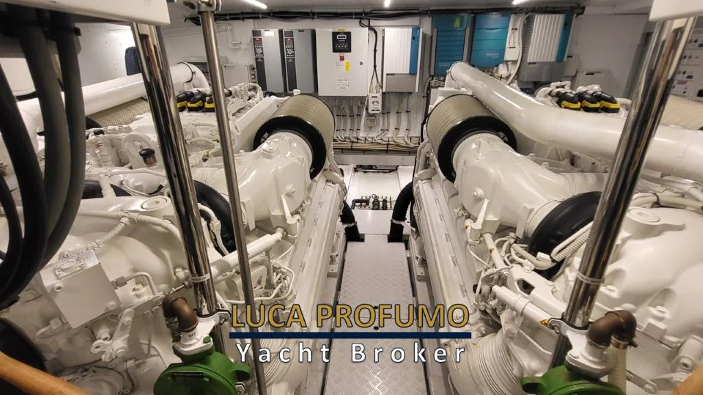 Sanlorenzo SL86 - sala macchine - Luca Profumo Yacht Broker